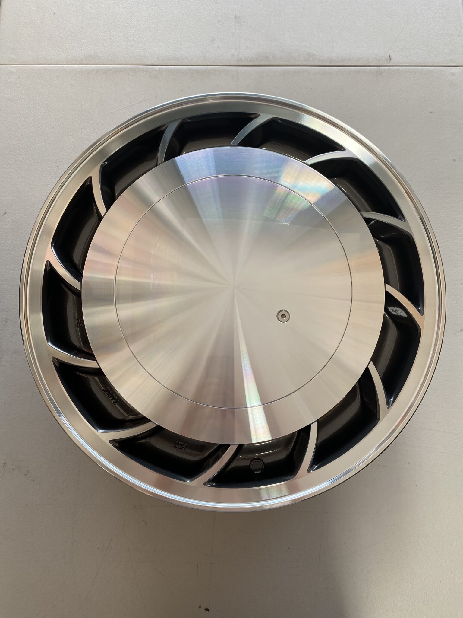 HDT 16″ Aero Directional Wheels – HDT Special Vehicles