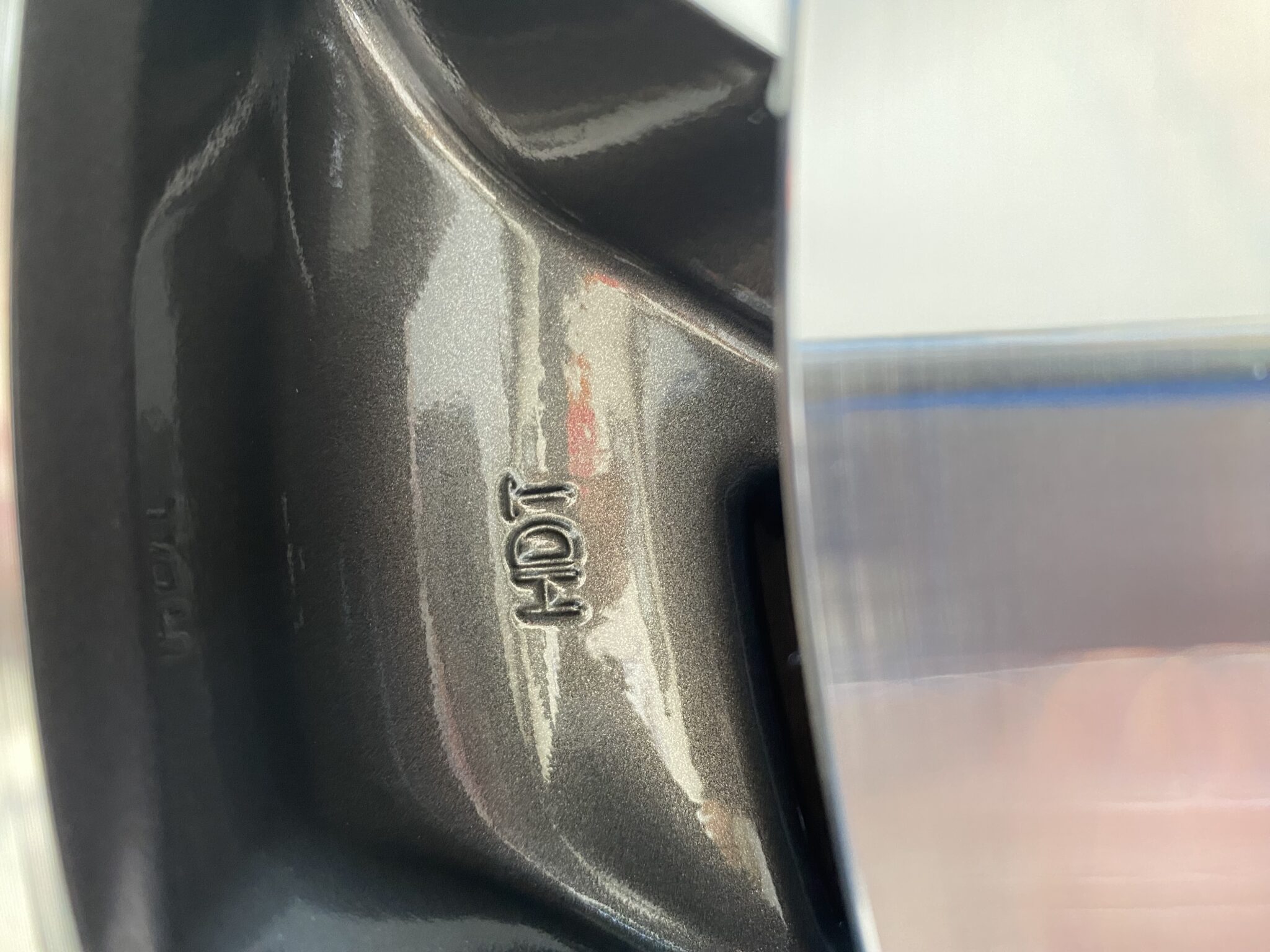 HDT 16″ Aero Directional Wheels – HDT Special Vehicles